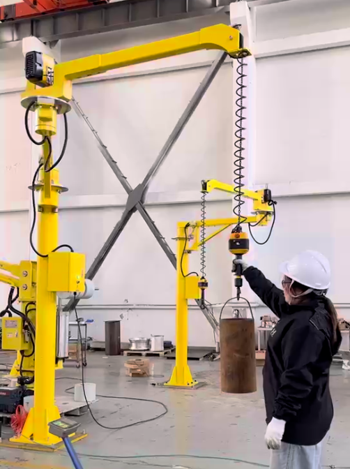 News - Advantages of electric hoist balance crane